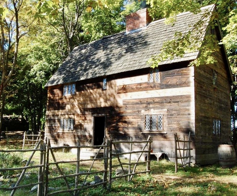 The Best Way to Visit The Hocus Pocus Filming Locations