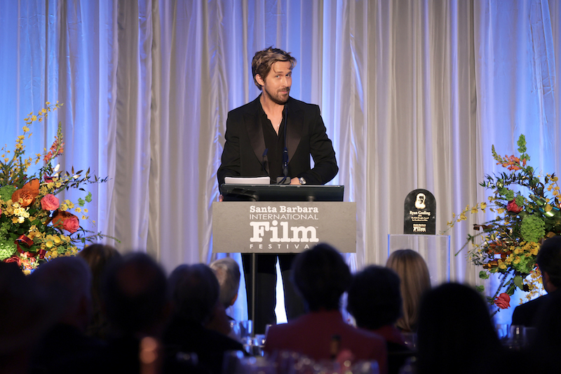 Ryan Gosling Talks MMC and Eva Mendes While Accepting Award