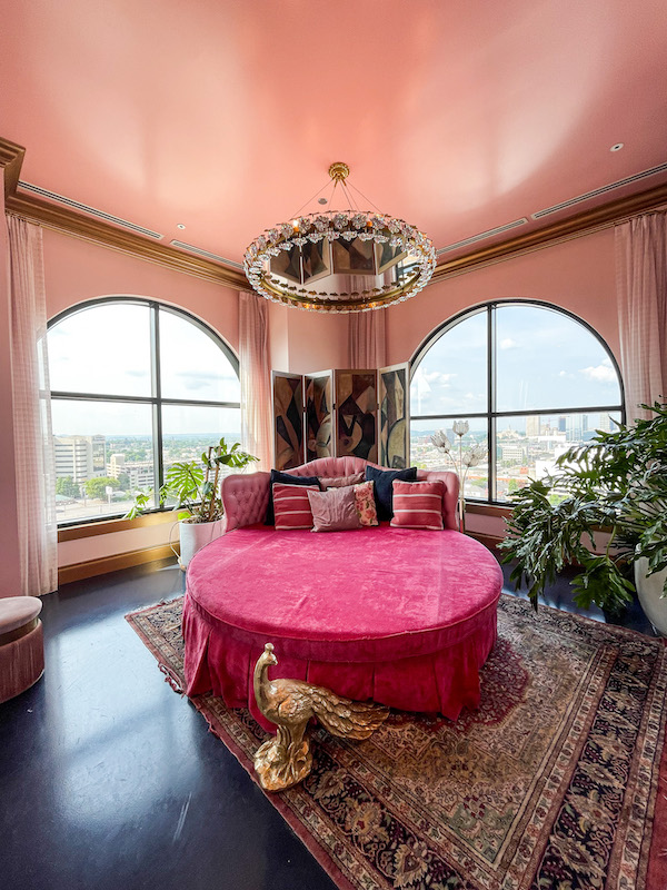 Don't Miss This Dolly Parton Themed Restaurant in Nashville